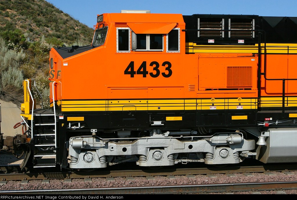 BNSF 4433
